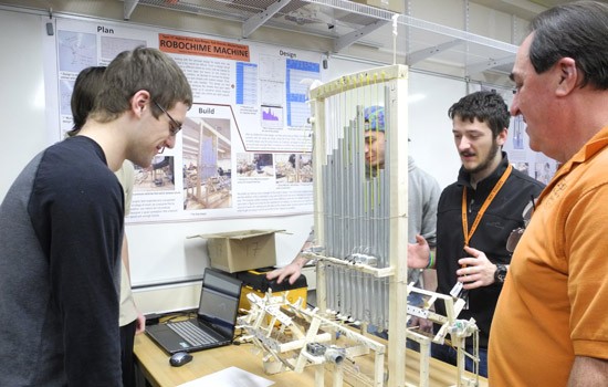 Students engineer robotic chimes | RIT