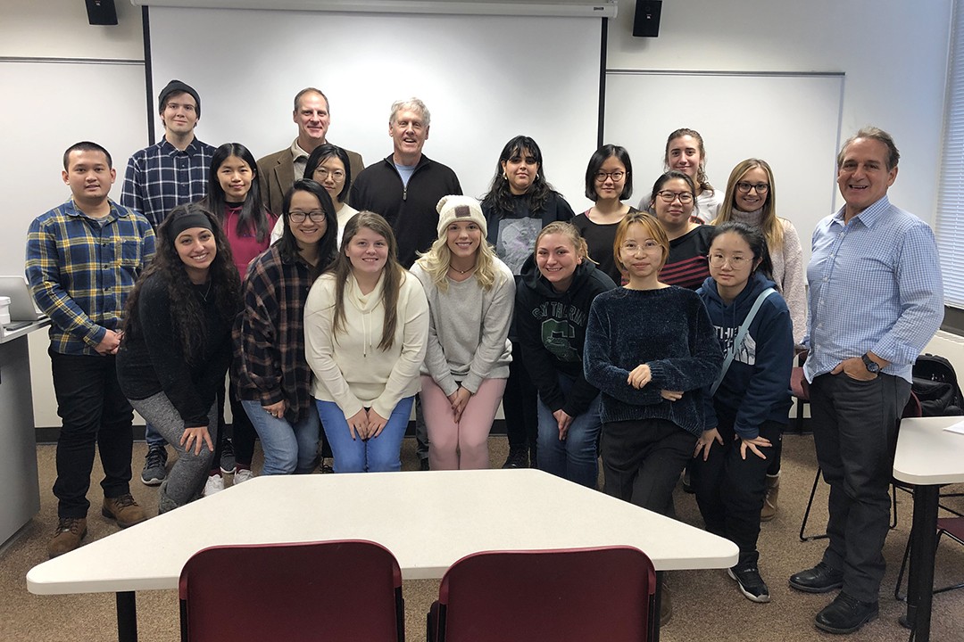 Digital camera inventor visits graduate photography class | RIT