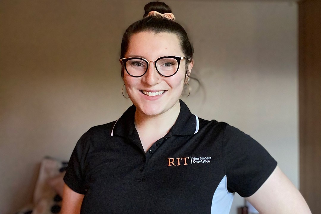 Recent RIT graduate presented with Distinguished Lee Scholar award | RIT